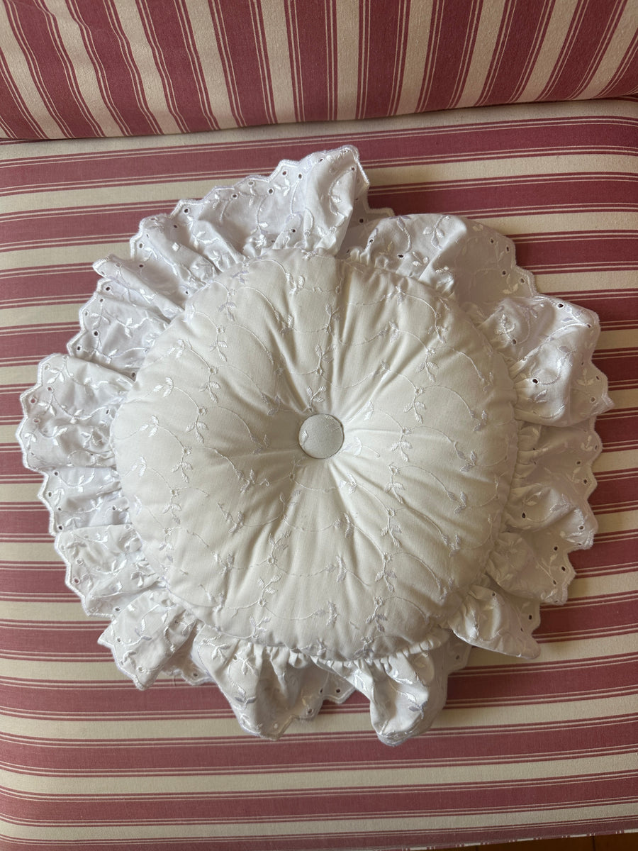 Vintage Round Shaped Embroidery Anglaise Cushion – The Antik Store