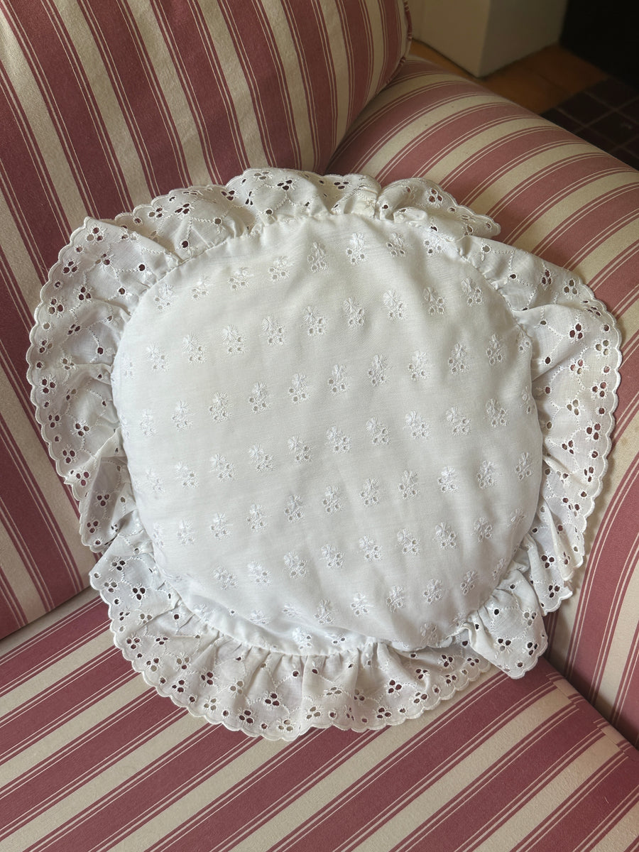 Vintage Round Shaped Embroidery Anglaise Cushion – The Antik Store